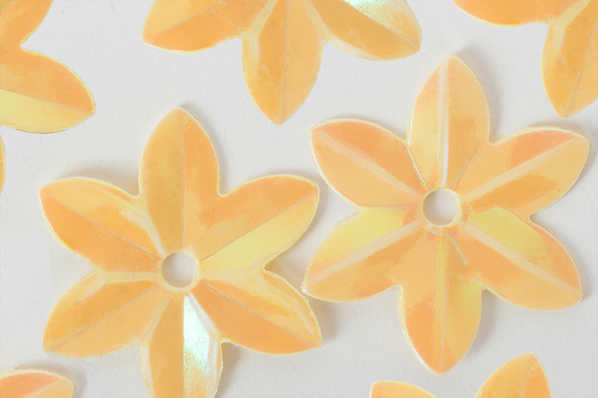 Пайетки Zlatka россыпью ZF-04 13 мм 13 мм 5х10 г №020 св. персиковый