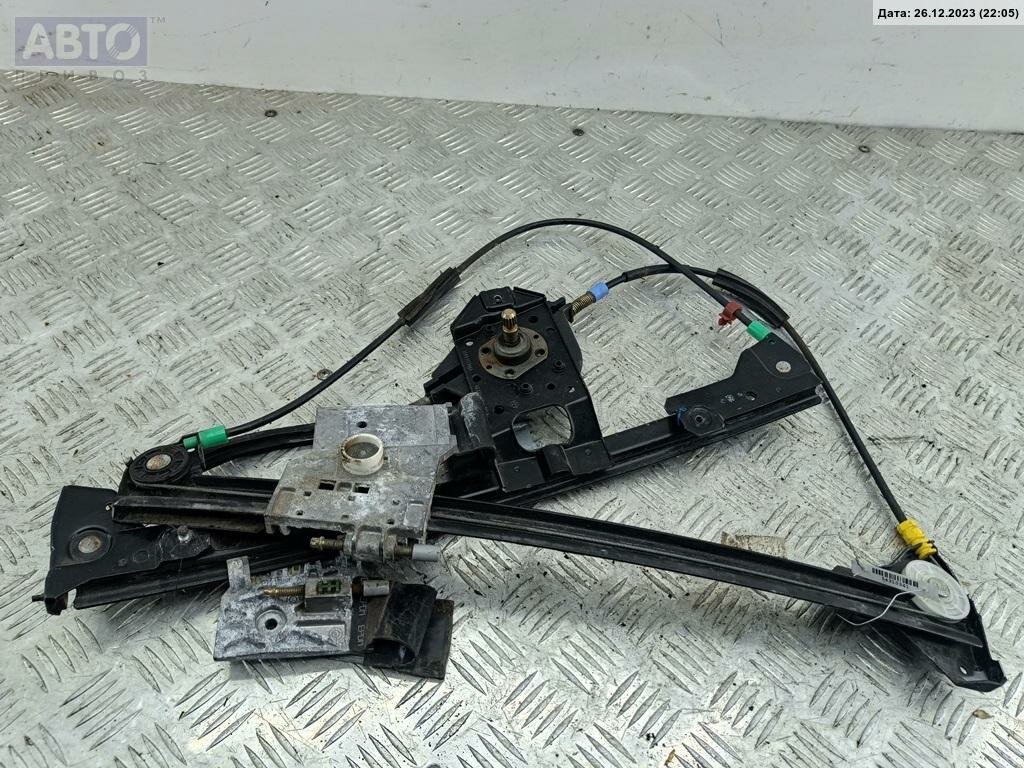 Стеклоподъемник механический передний левый Volkswagen Golf-3