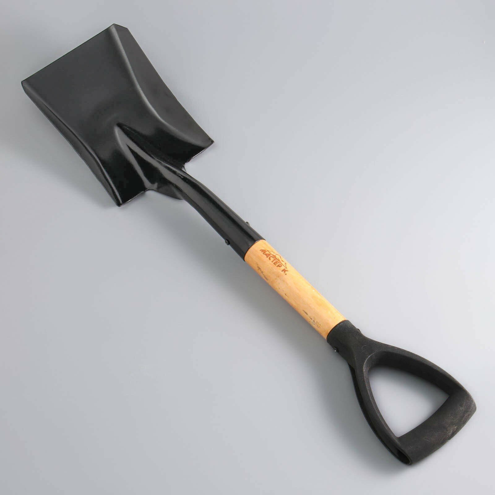 Лопата туристическая "Мастер К" совковая, 67 см, черная, дерево, 5090496