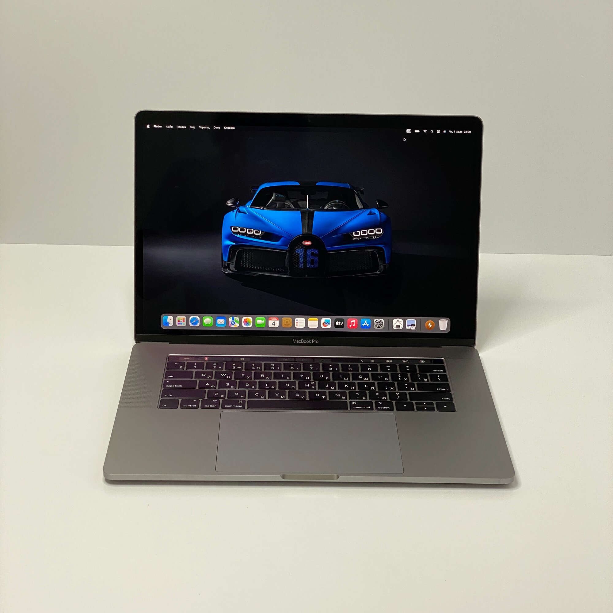 MacBook Pro 2018 15 дюймов i7 16 ГБ 256 ГБ + 4 ГБ