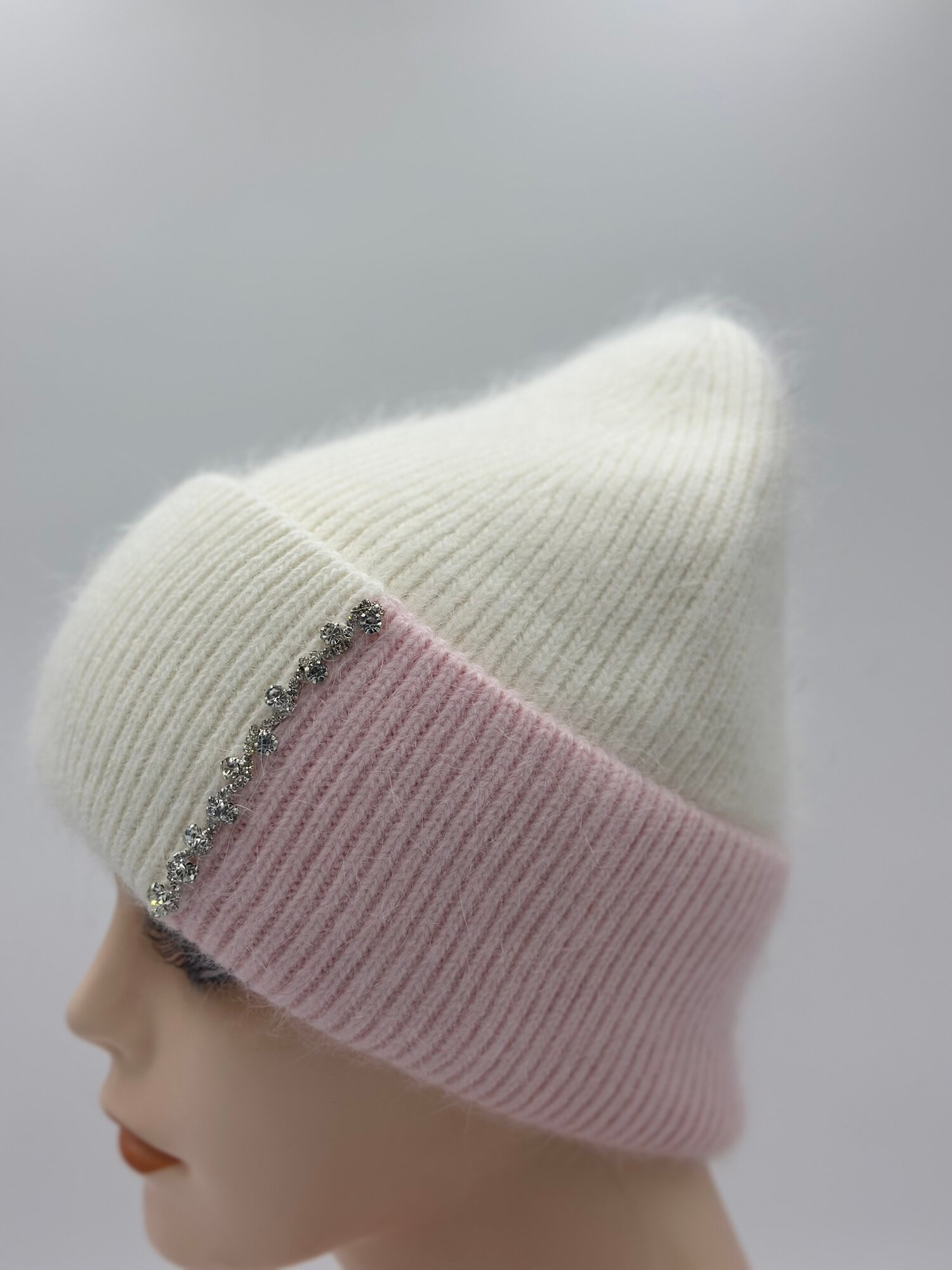 Шапка-бини для женщин