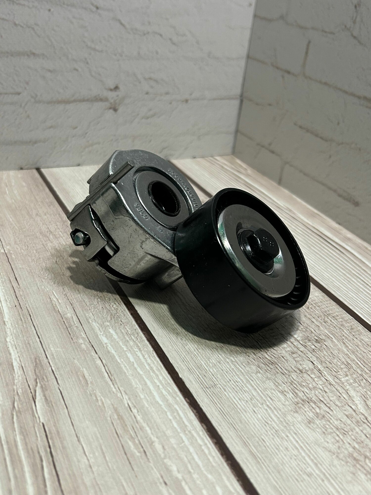 Ролик натяжителя ремня генератора для а/м газель-3302 ЗМЗ-405, 406, 409 евро-2,3 УМЗ-4216 евро-3,4 в сборе арт. 405-1308067-02