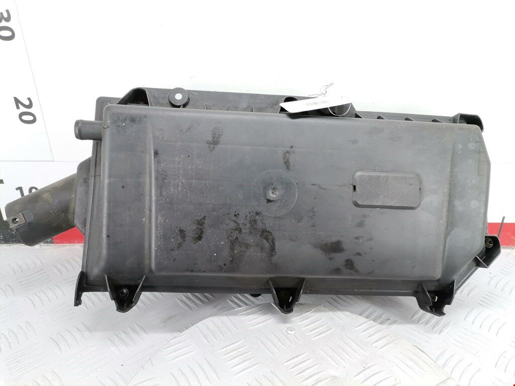 Корпус воздушного фильтра Volkswagen Golf 4 036129611AM арт. 1562725