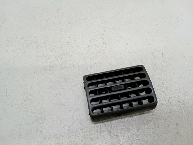 Б/У Дэу Нексия Дефлектор воздушный Daewoo Nexia 2000 N100, K32, L32 134688 DAEWOO арт. 96134223