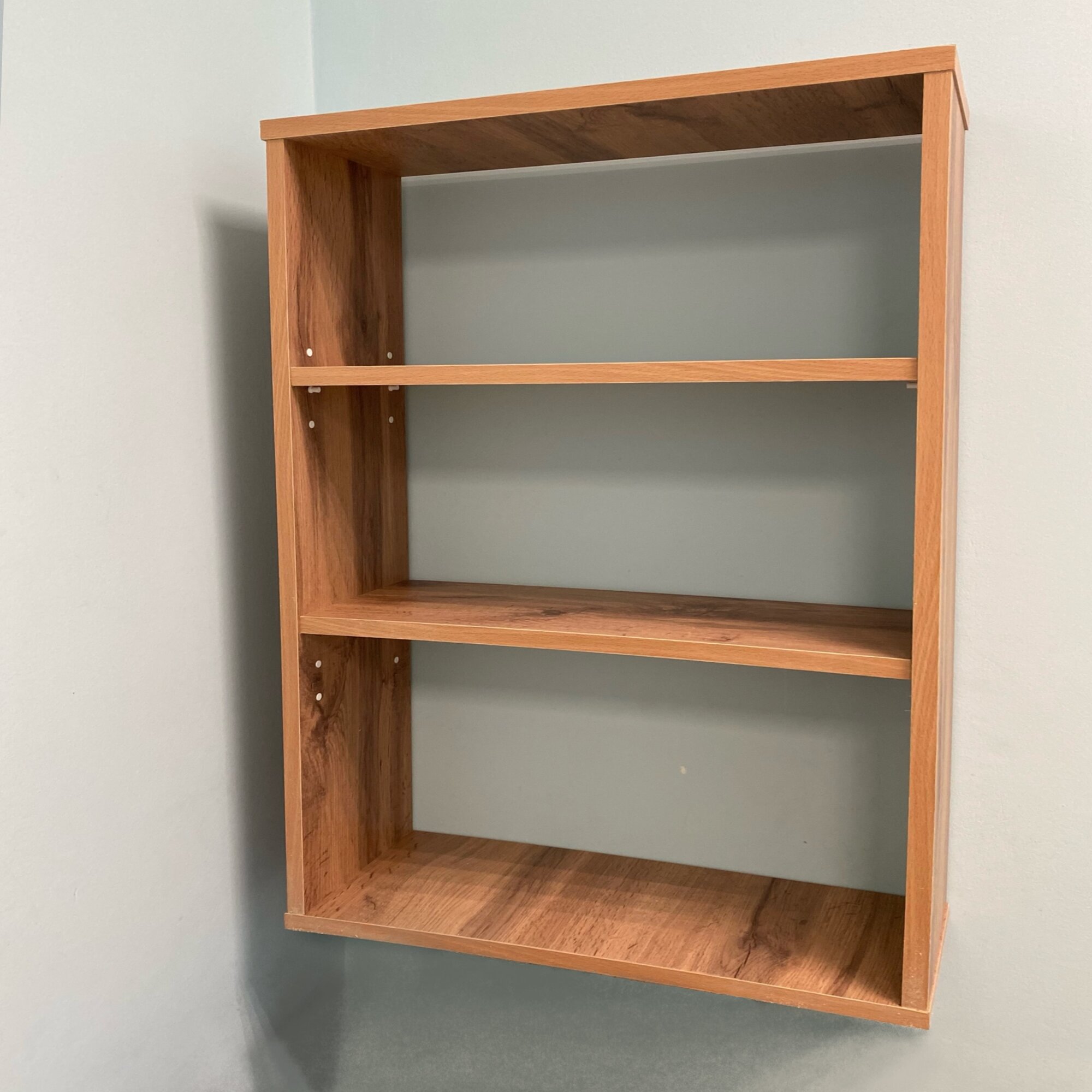 Полка для цветов на подоконник, полка навесная для книг, хозяйственных принадлежностей в кухню, туалет, прихожую, балкон