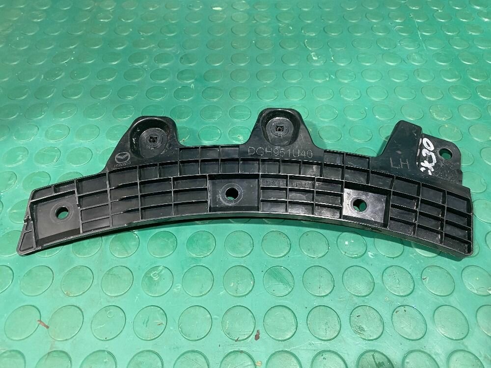 Кронштейн Mazda CX-30 I (2019—2026) DGH9-51-U40