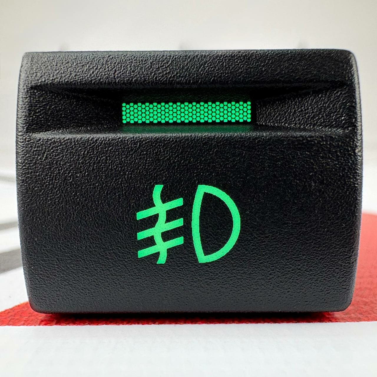 Пересвеченная кнопка передних противотуманных фар цвет Зеленый-Зеленый Лада Приора