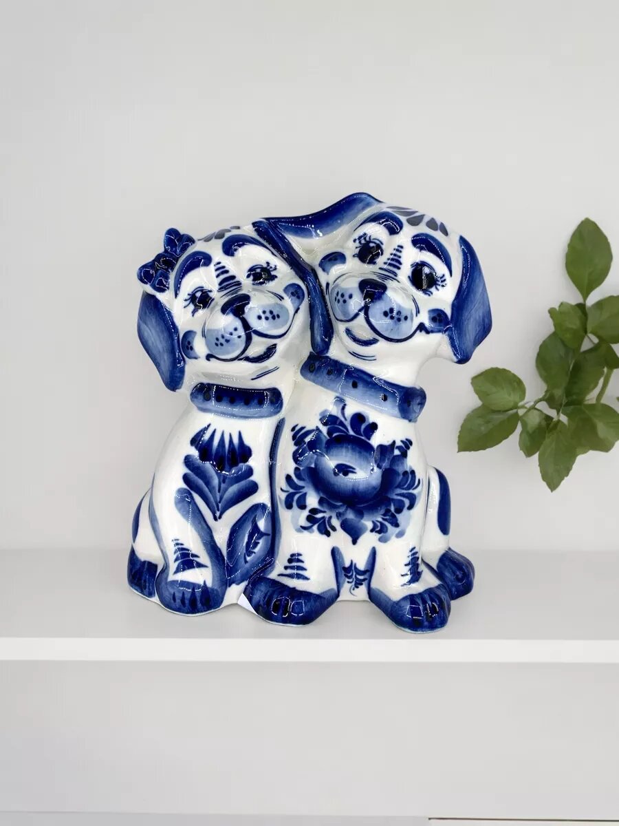 Фарфоровая статуэтка "Собаки парочка влюблённых"