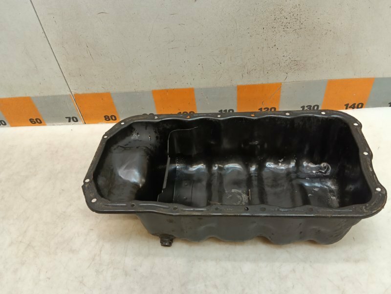 Б/У Дефект, 2.0 TD RF4F Поддон масляный двигателя Mazda Premacy 2000 360580 MAZDA арт. RF4F10400