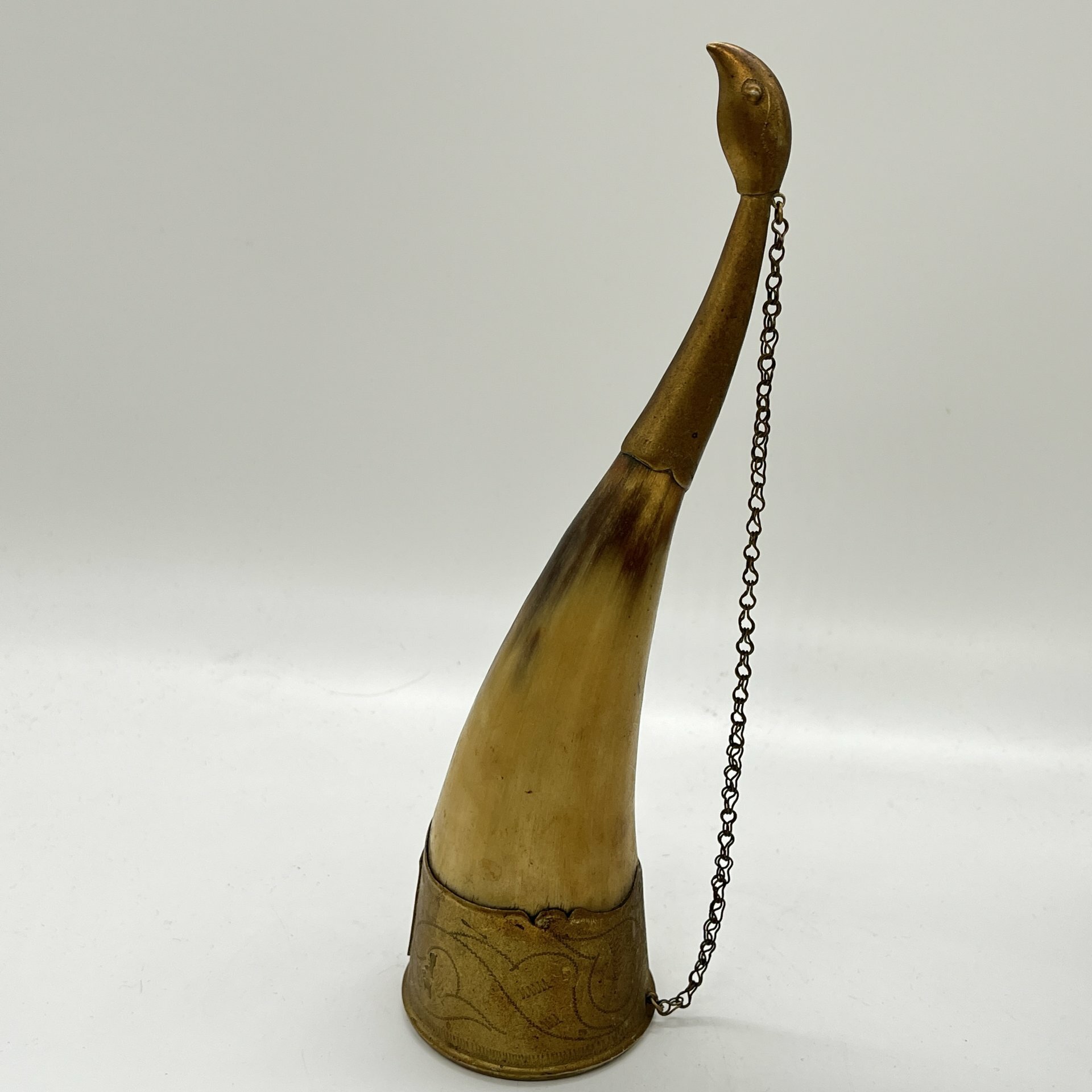 Рог изобилия (кубок для вина) "Олимпиада-80" с фигурным навершием, металл, рог