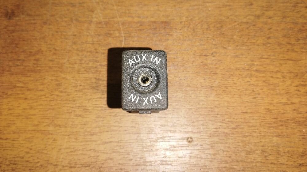 Разъем AUX Volkswagen Golf 6 VAG 5M0035724