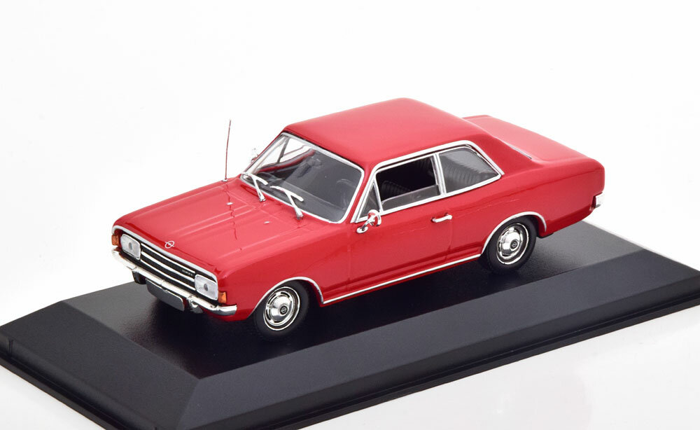 Модель коллекционная MAXICHAMPS Opel rekord c saloon 1966 red