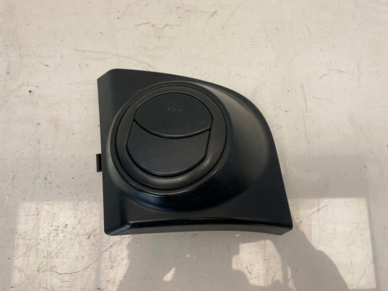 Б/У дефлектор отопителя Chevrolet Aveo 2007 T250 F14D3 Прав. 42150 GENERAL MOTORS арт. 96457655