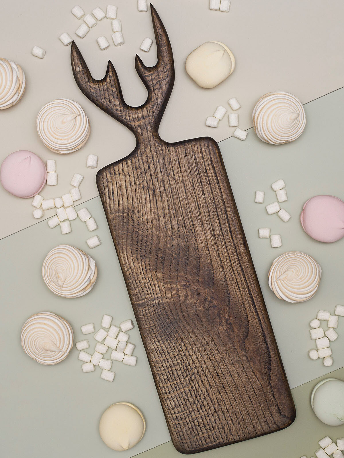 Деревянная разделочная доска с рогами "Длинная", черная. Дерево - Дуб. Yasen