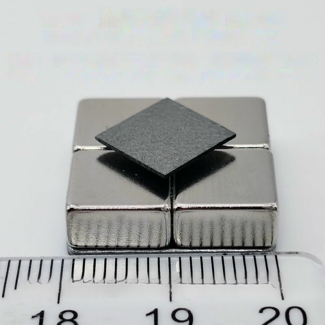 Экспериментальное оборудование для обучения магнитной левитации