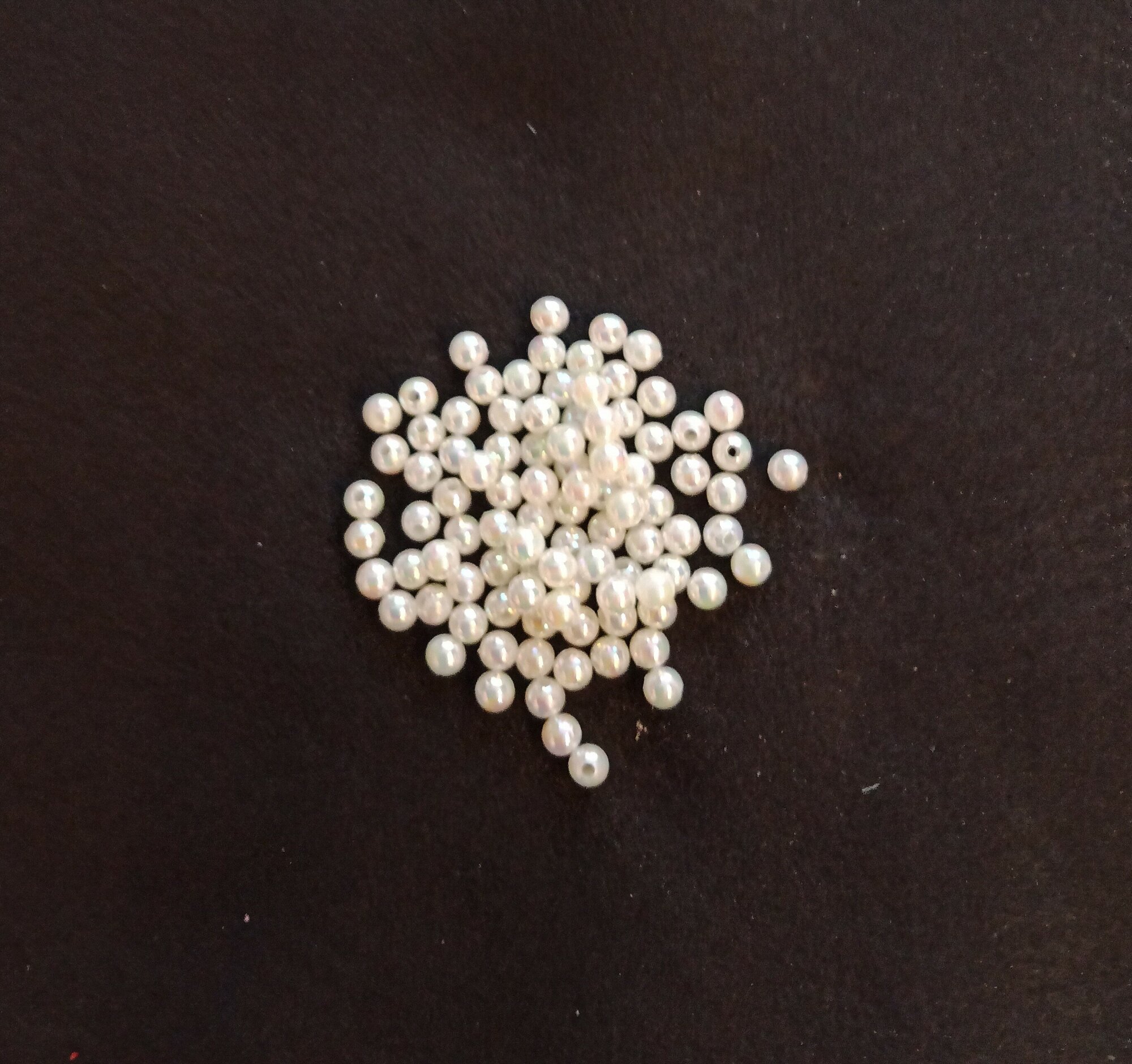 Бусины перламутровые молочные