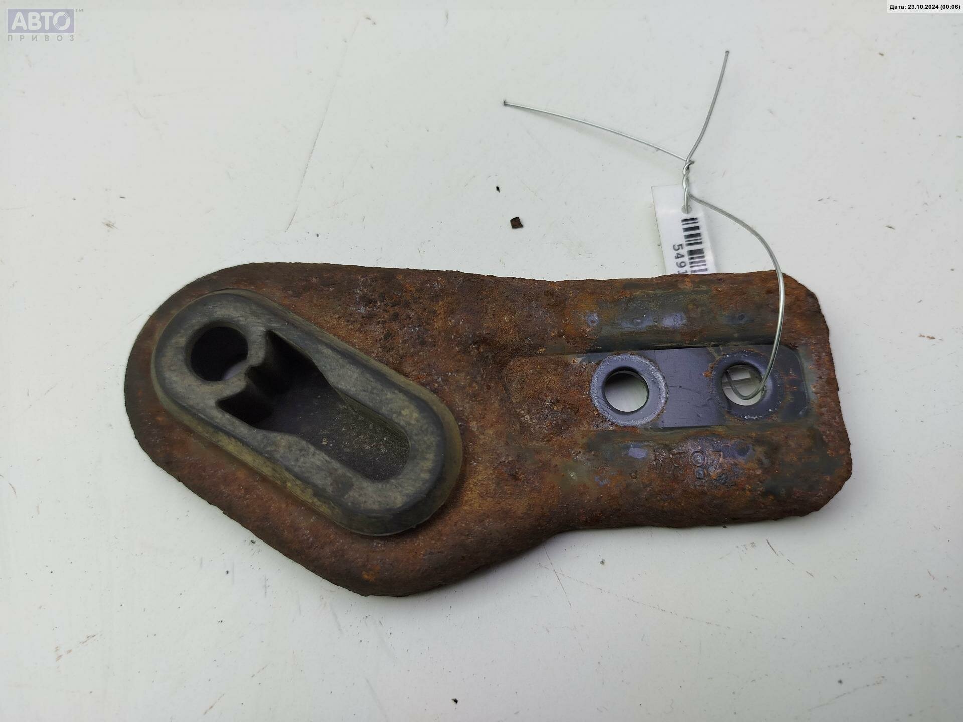 Кронштейн радиатора Opel Astra H (2004-2009)