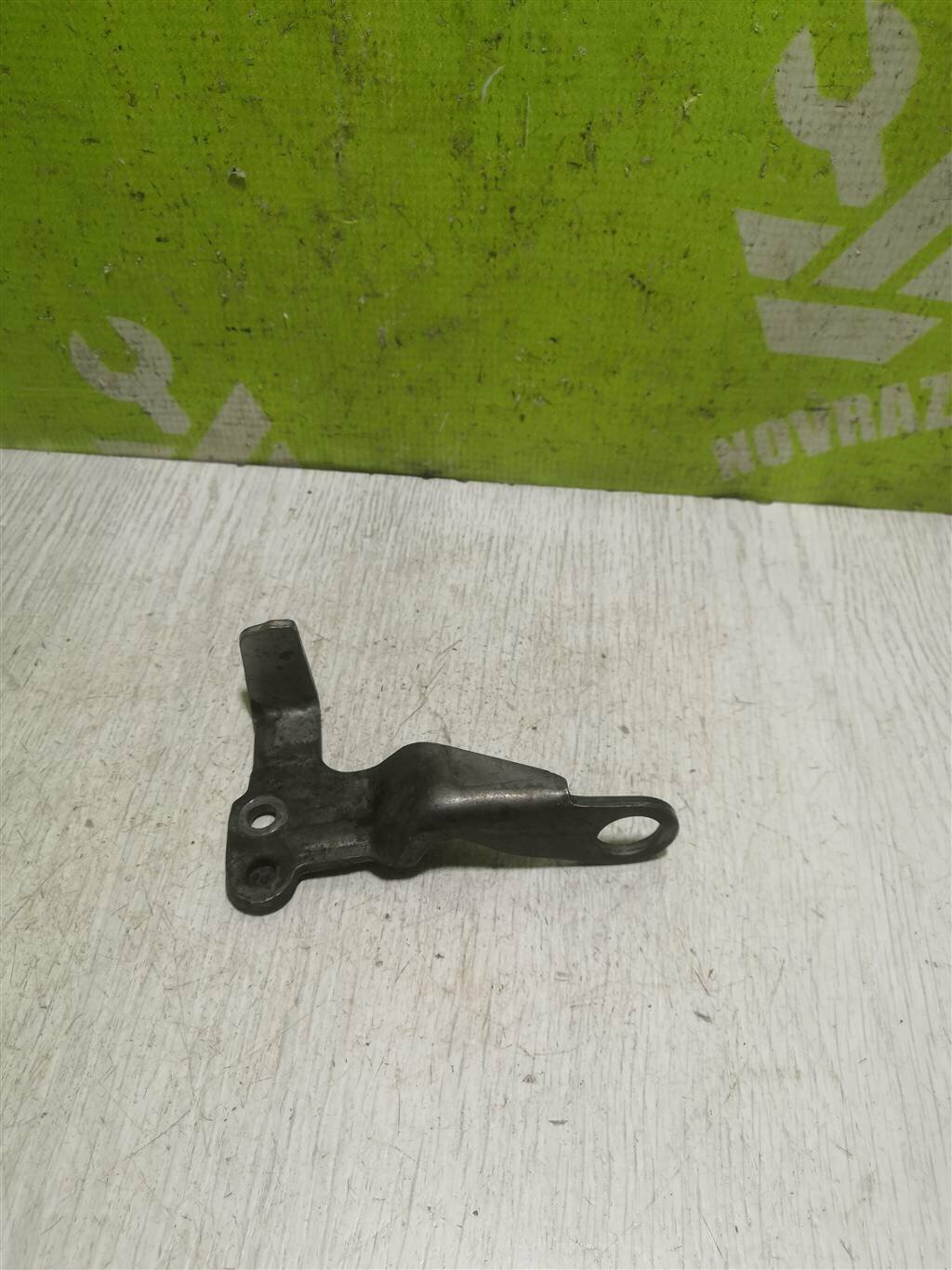 Кронштейн (сопут. товар) VW Golf 4 Bora 97-05