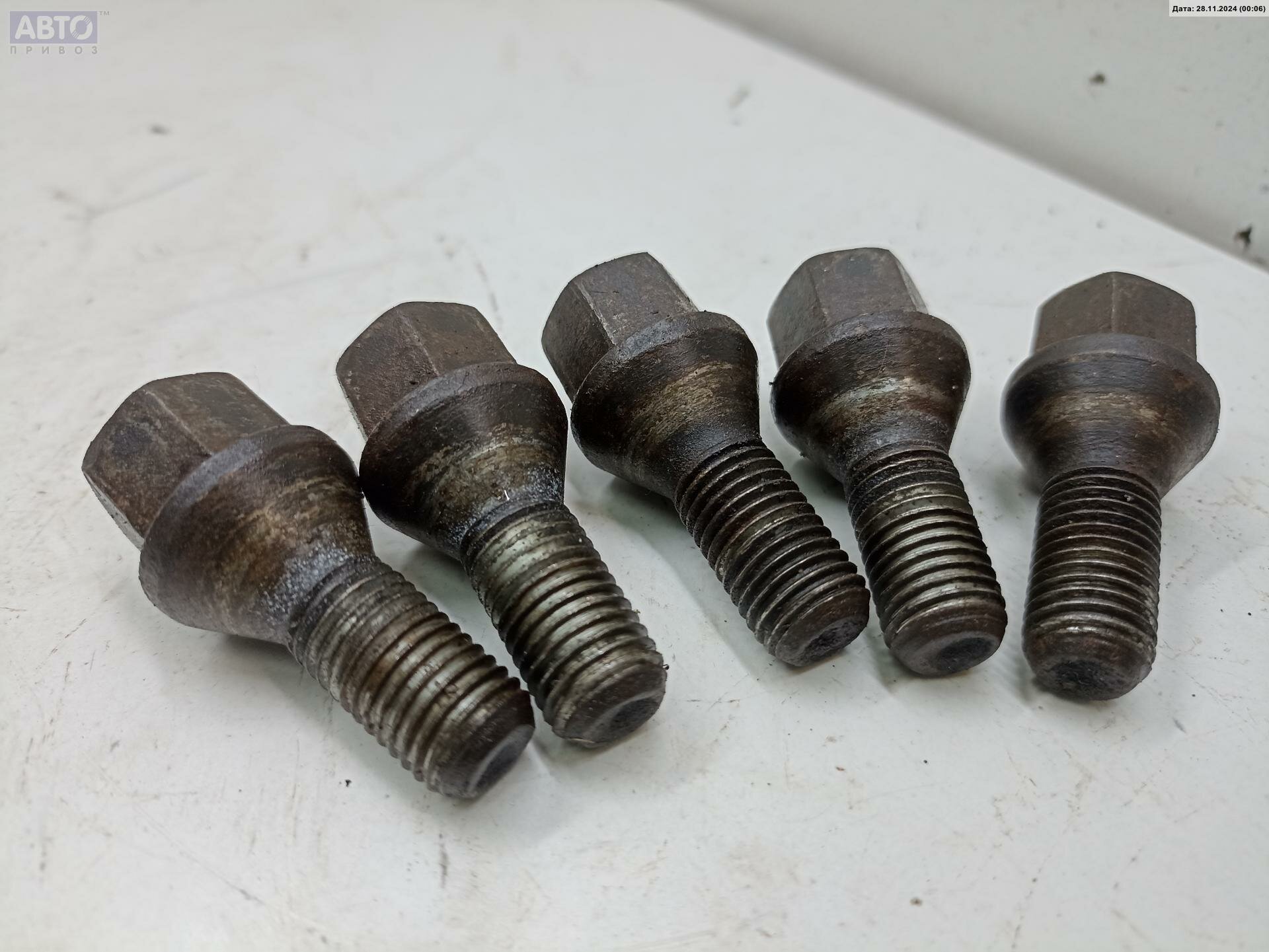 Болт колесный (гайка колесная) Opel Astra H (2004-2009)