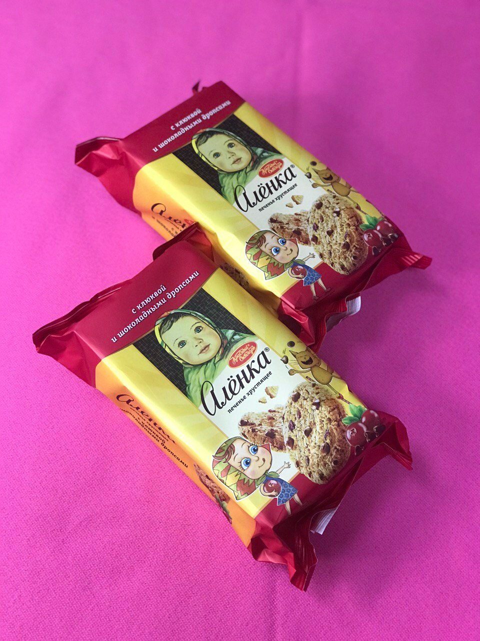 Печенье «Аленка» сдобное с клюквой и шоколадными дропсами