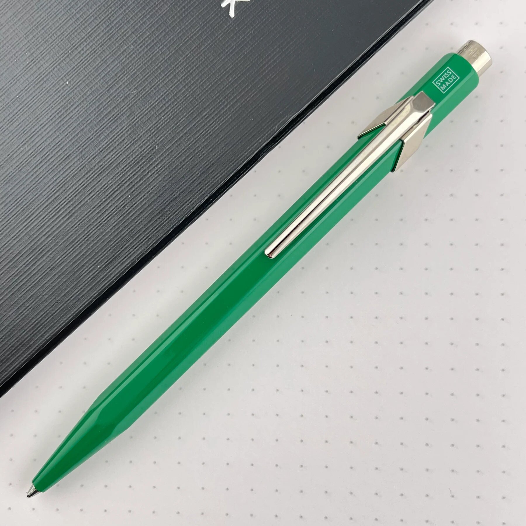 Шариковая ручка Carandache Office Classic Green зеленая (849.210)