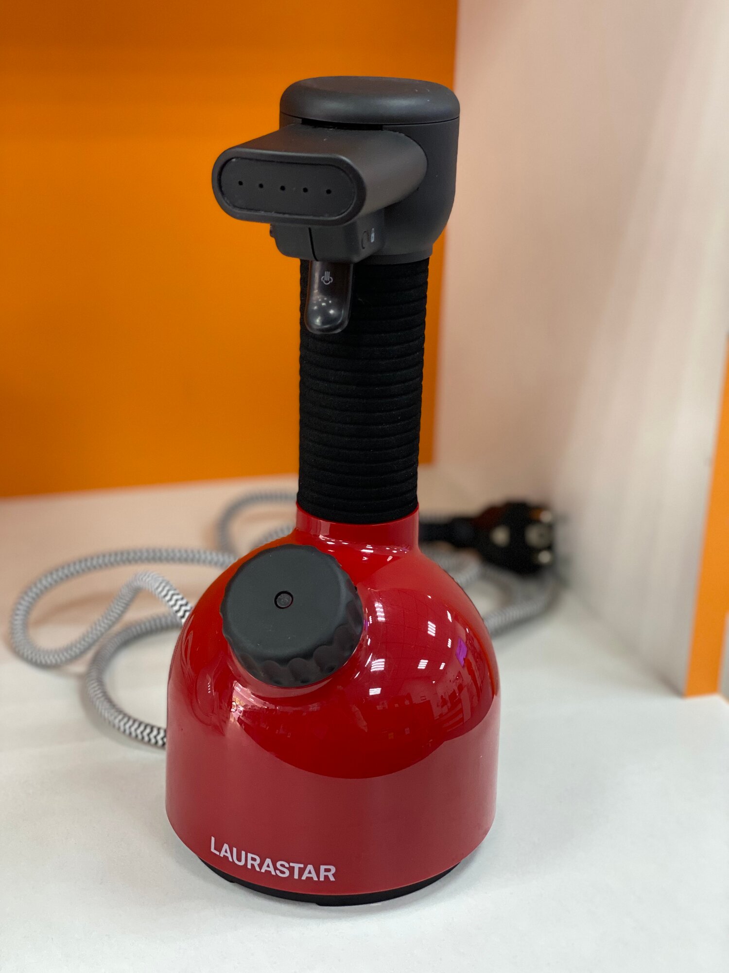 Отпариватели LauraStar Отпариватель ручной LauraStar IGGI Intense Red Красный