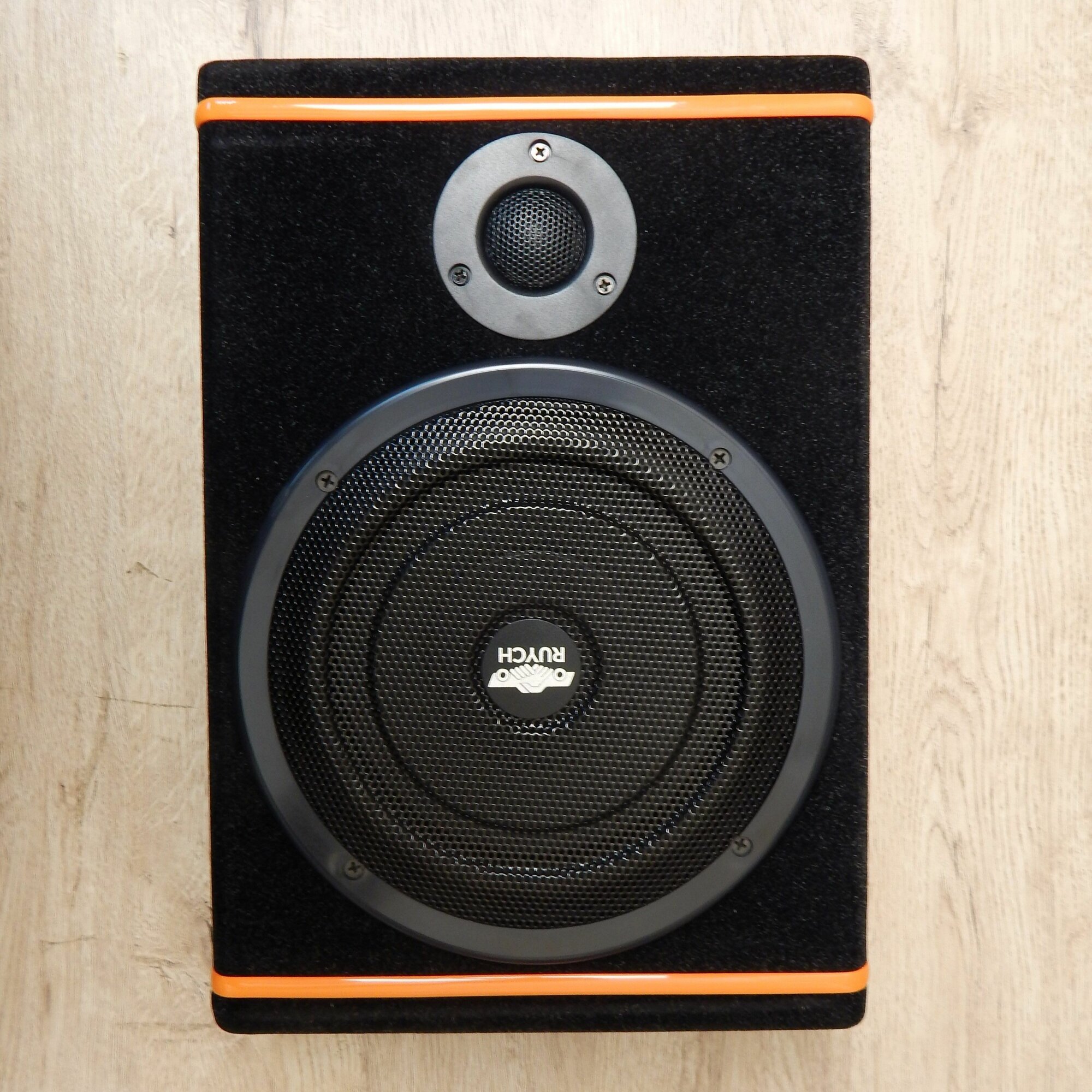 Автомобильная ультра компактная сабвуферная система под сиденье BASSPRONANO от RUYCH RY 828