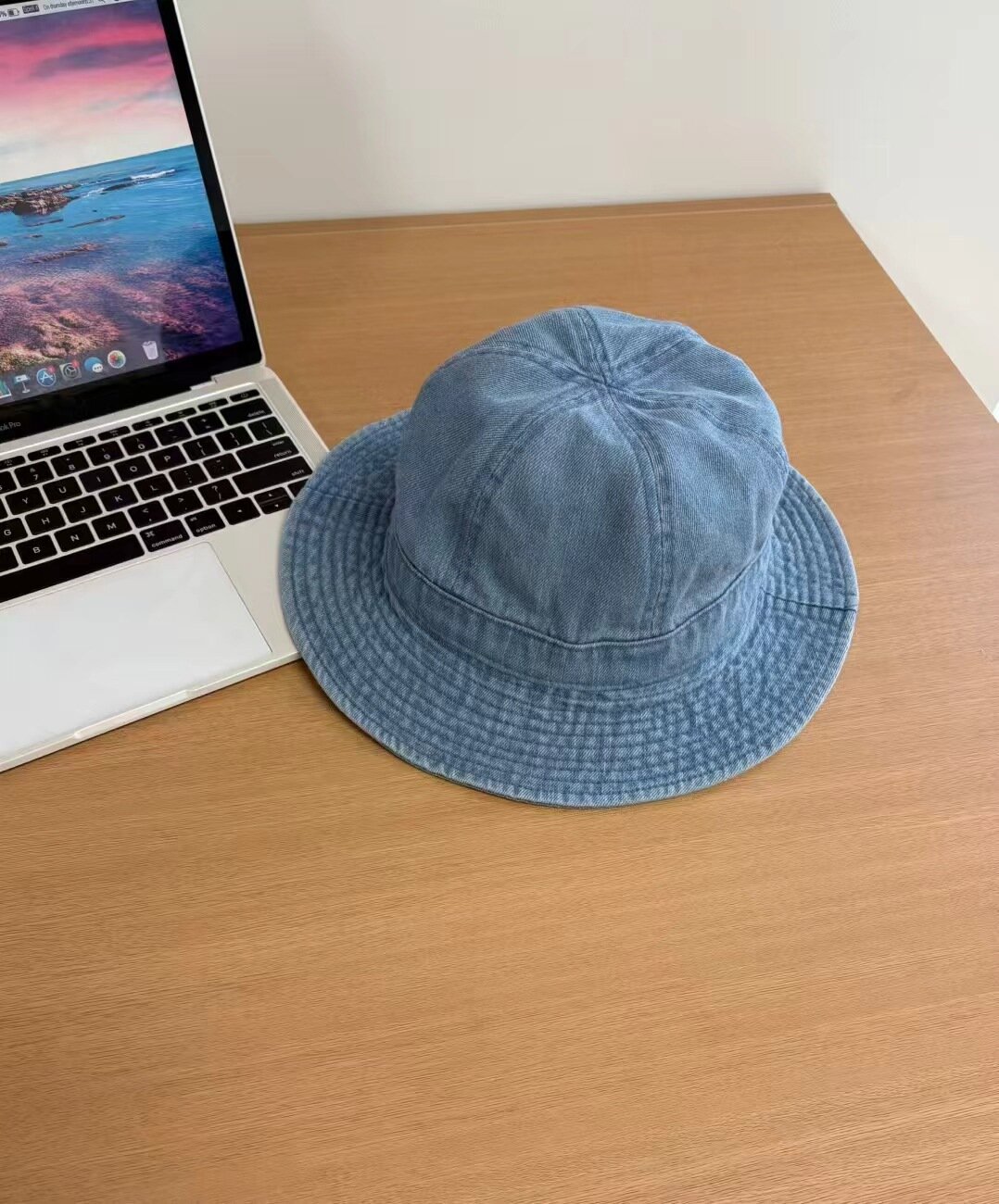 2025 новая джинсовая рыбацкая шляпа для женщин, японский стиль, простая и универсальная, открытая для лица, небольшая летняя защита от солнца, большая окружность головы.