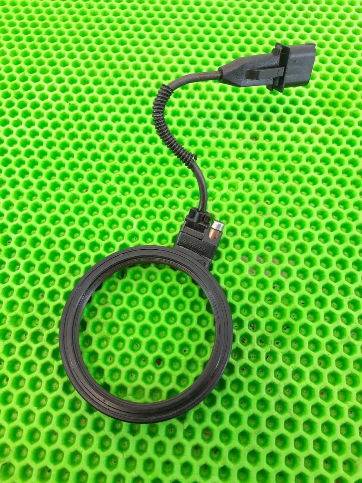 Датчик коленвала Opel Astra GTC L08 Z18XER 55555805