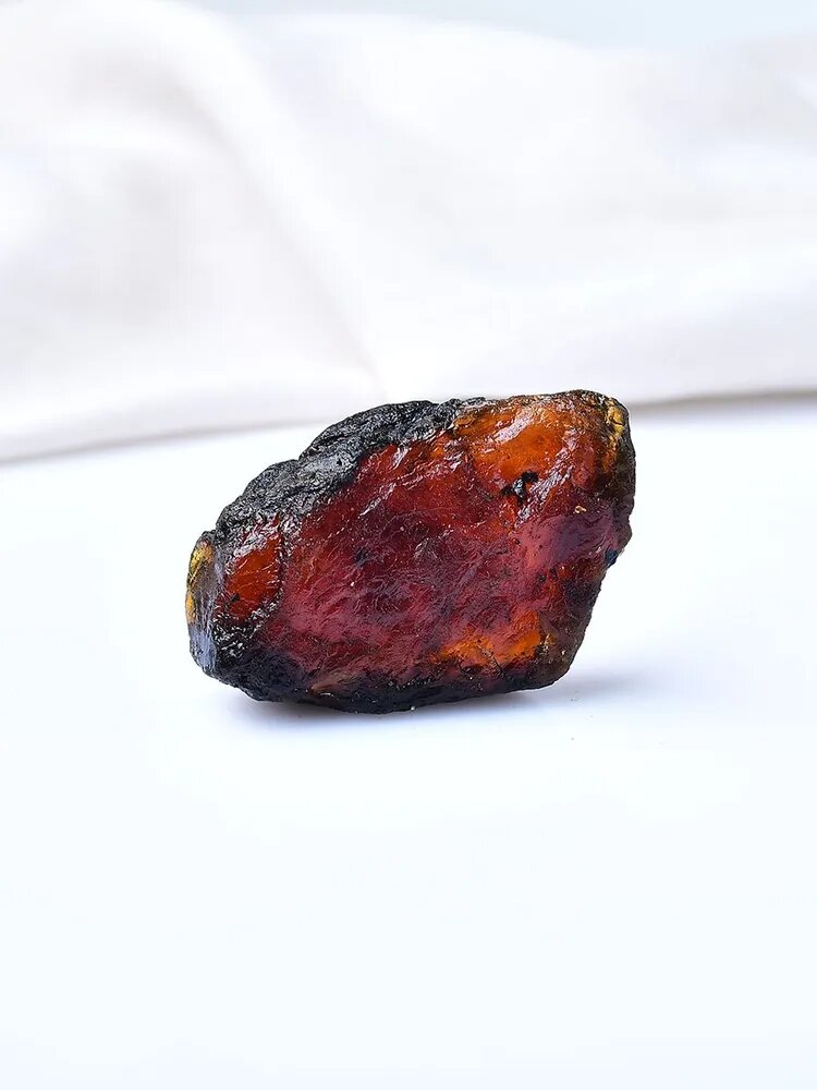 Натуральный необработанный камень "янтарь не подвергался обработке (3-5 см 2 шт)