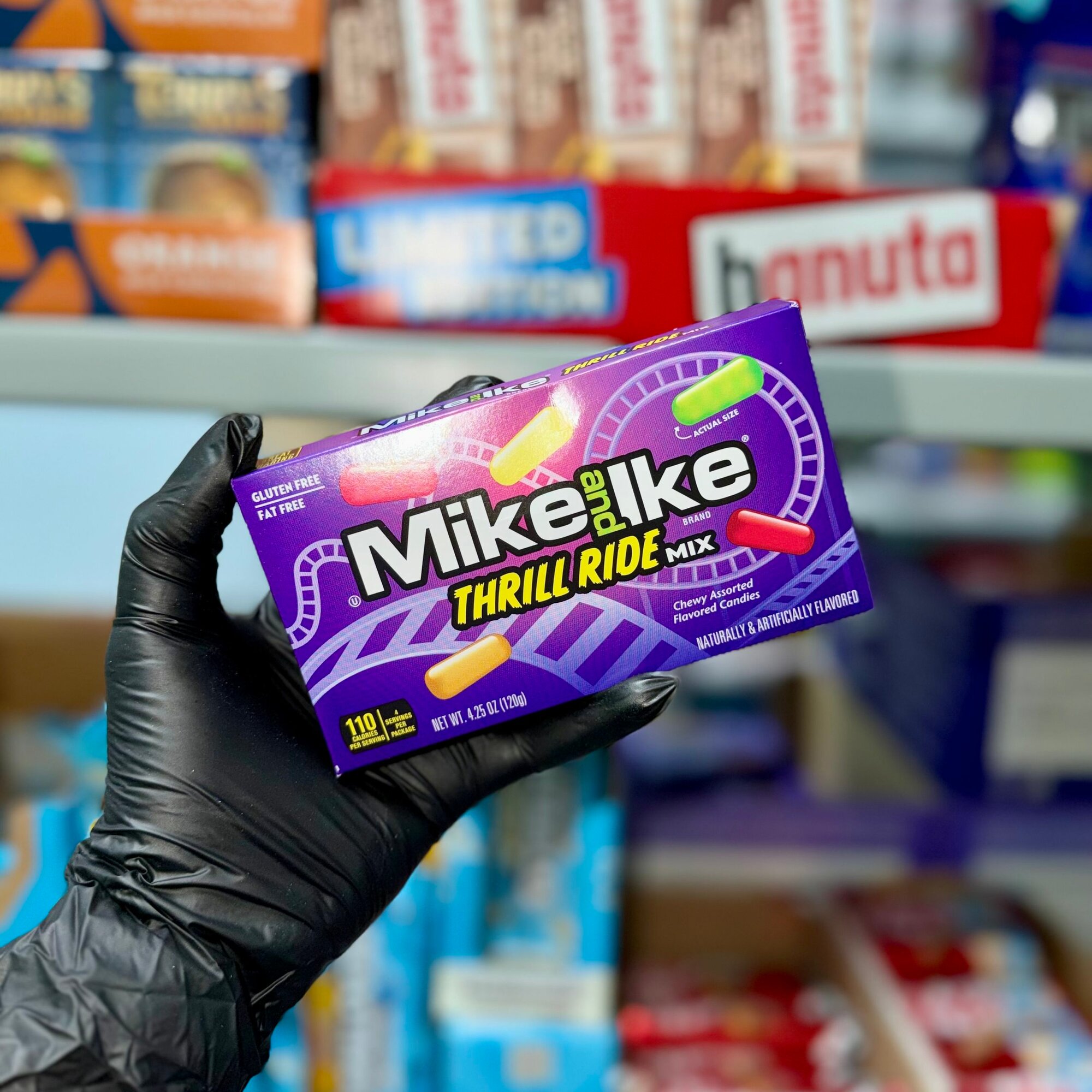 Жевательные конфеты Mike and Ike Ice Thrill Ride Mix/Майк энд Айк с яркими фруктовыми и освежающими ледяными вкусами 120 гр.
