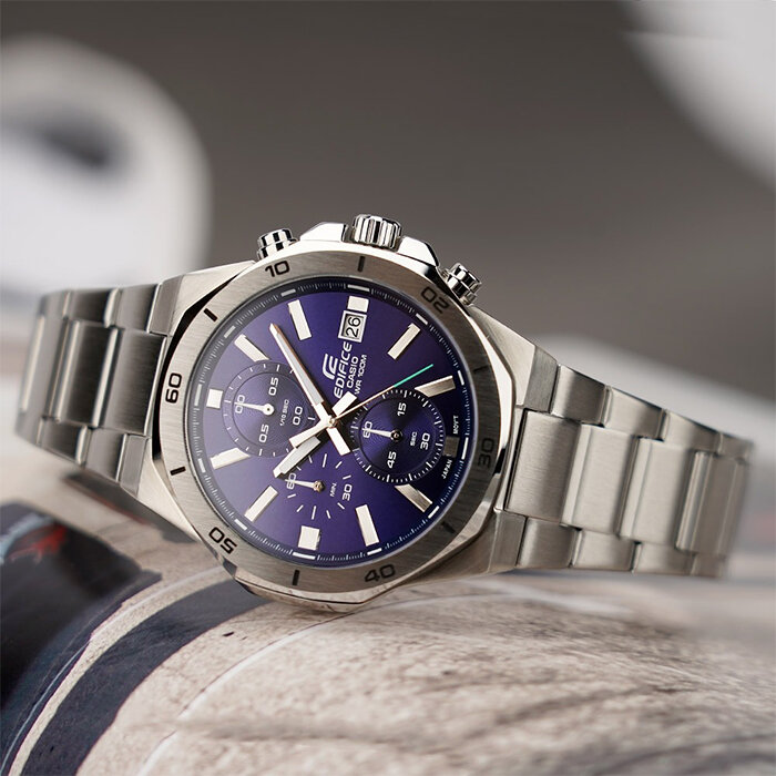 Наручные часы CASIO Edifice, серебряный — фото 1