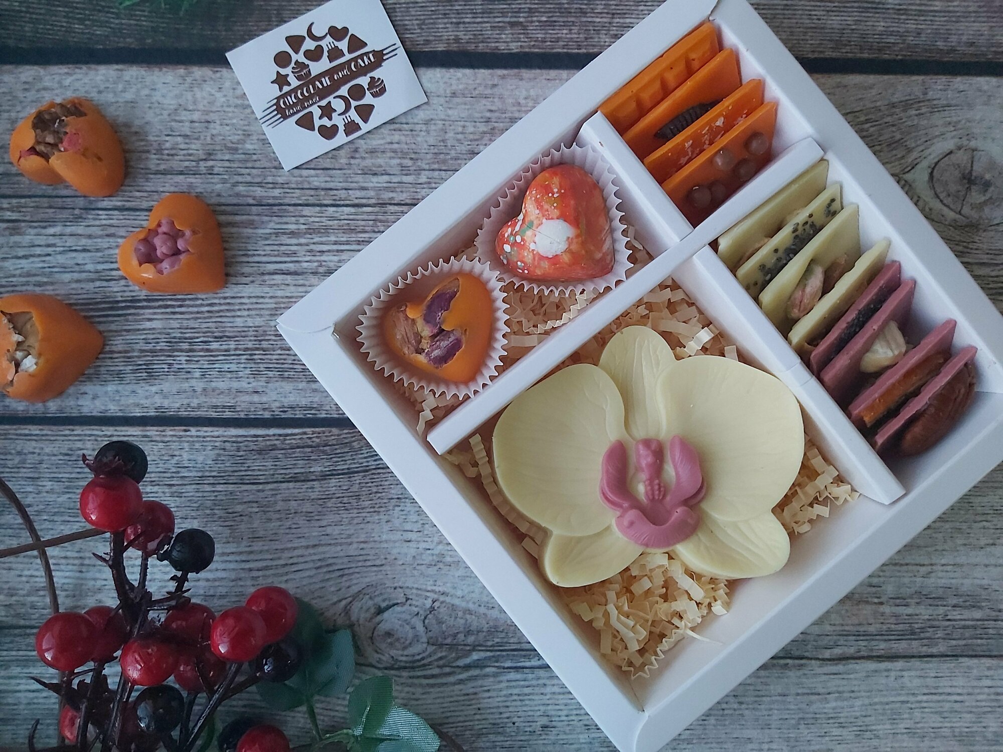 Подарочный шоколадный набор, орхидея, сердца и мини плитки от hoco. cake. hand