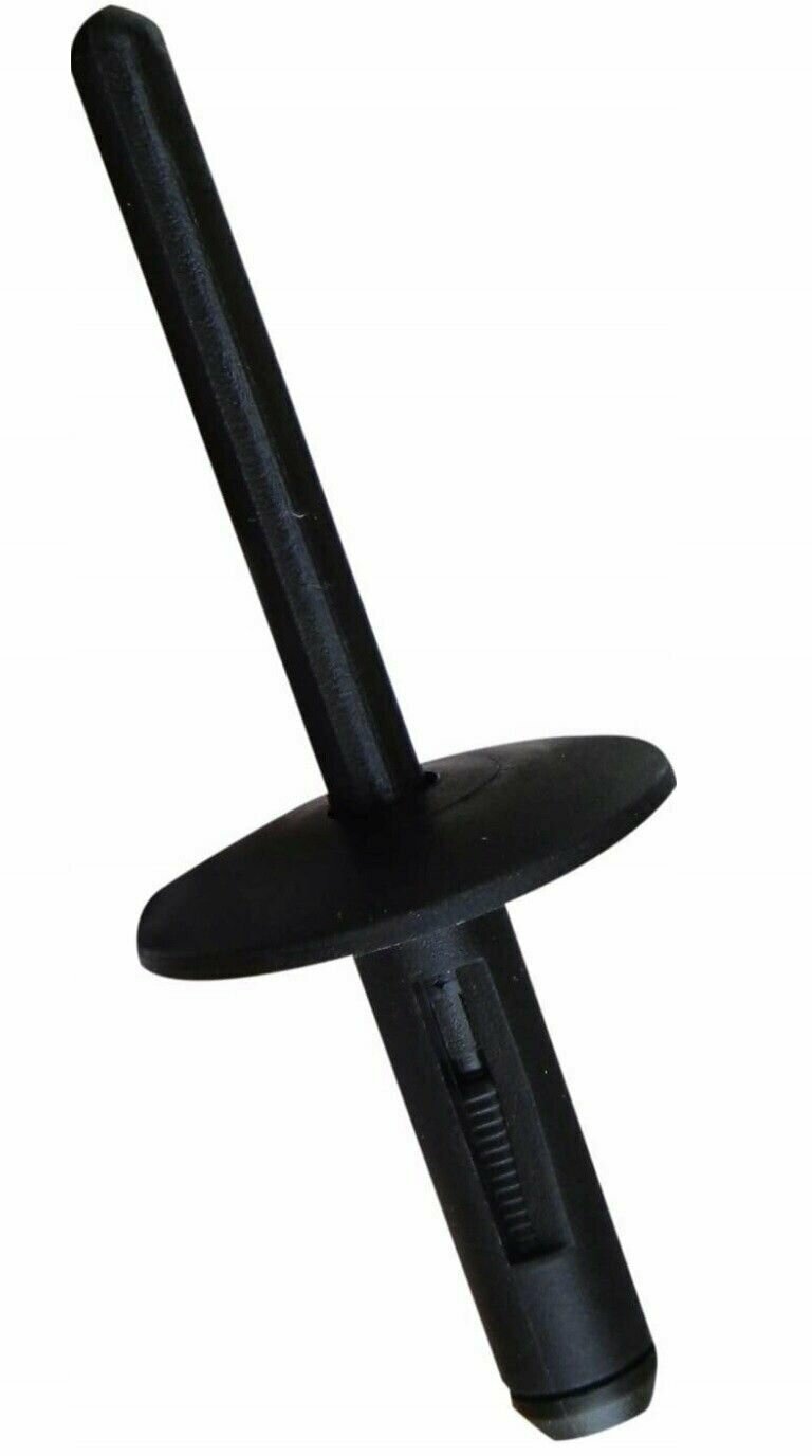 Клипса автомобильная BMW заклепка