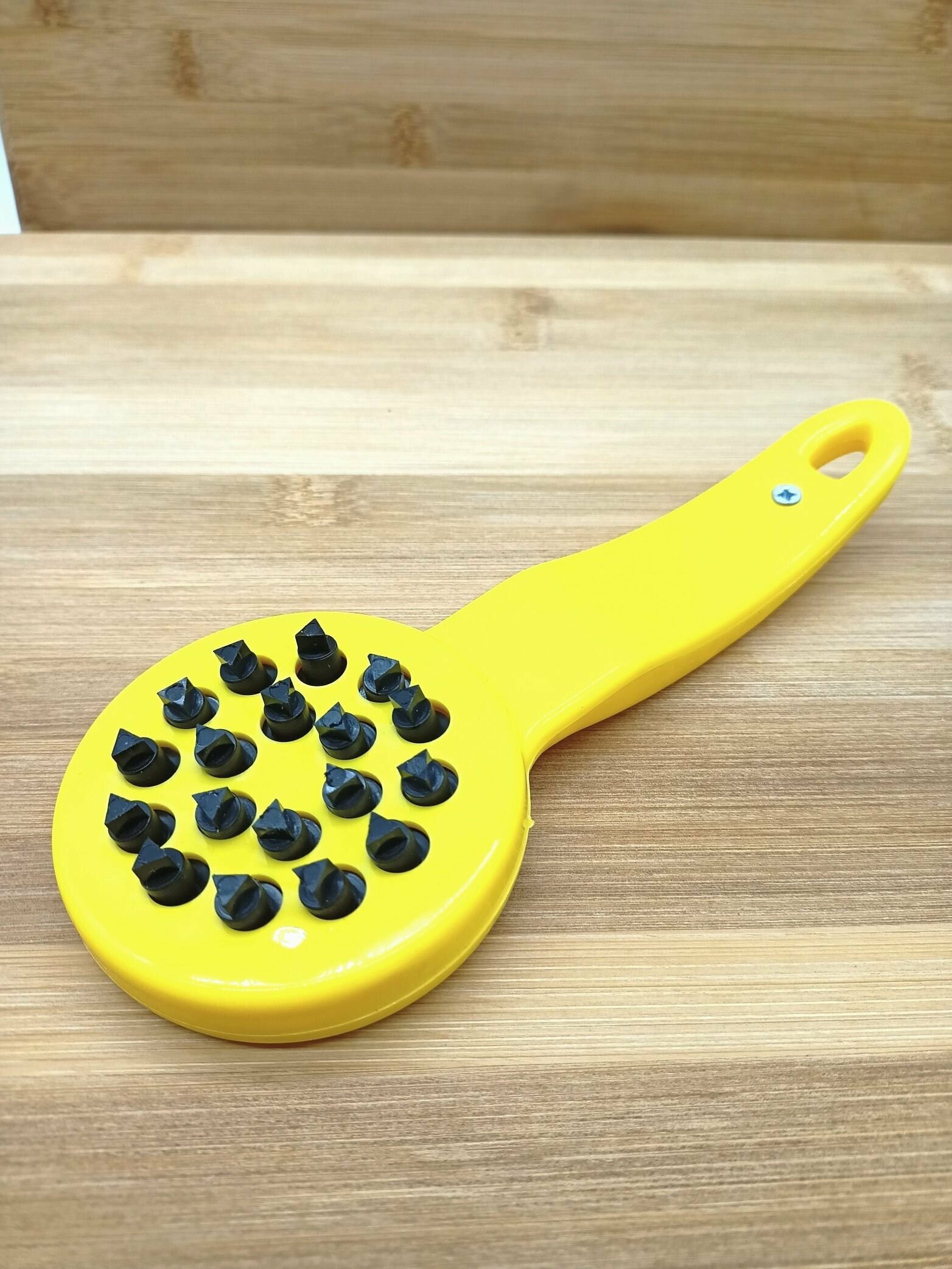 Рыбочистка рыбачек Желтый