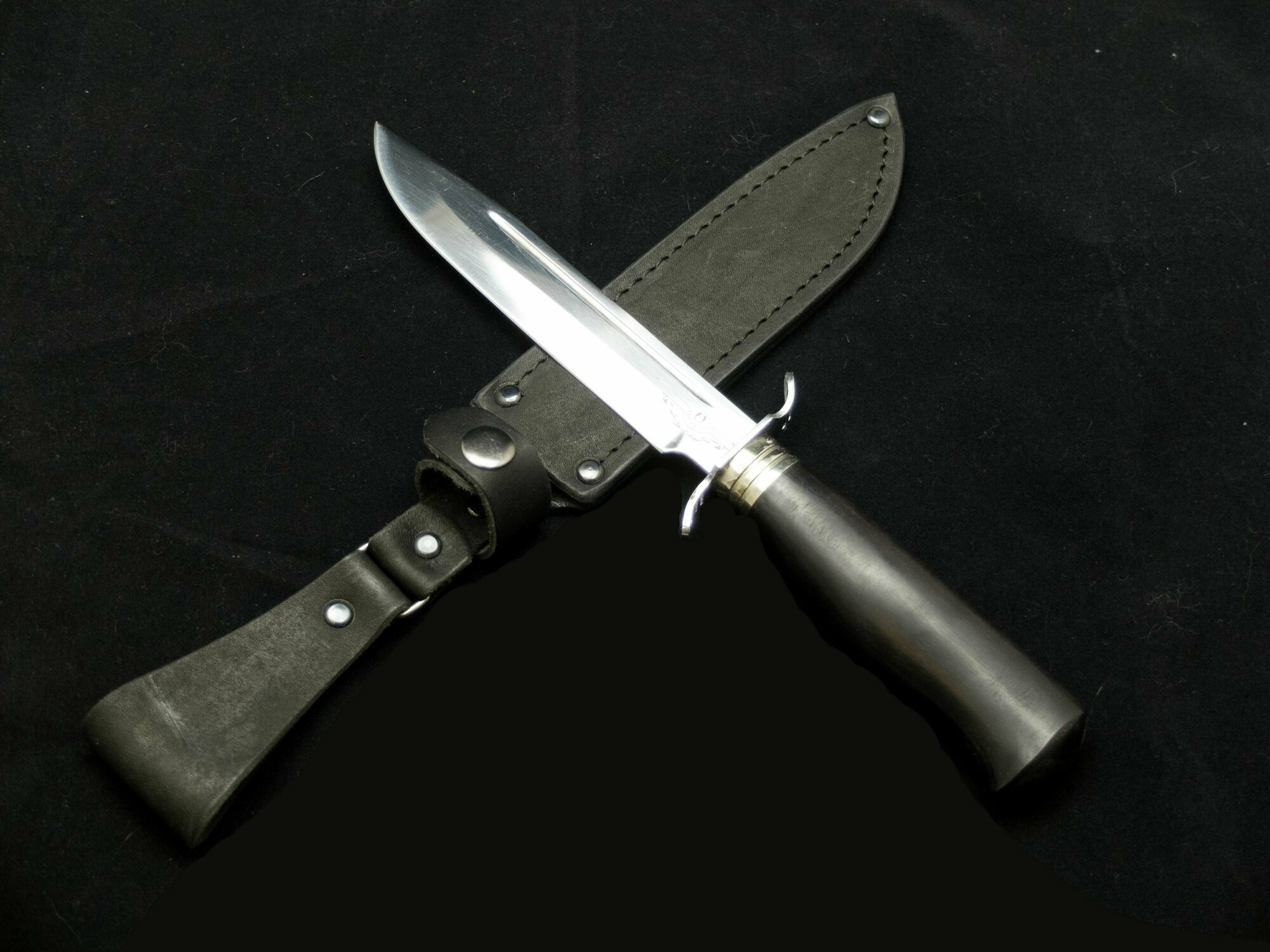 Нож Разведчик (рукоять - черный граб) (черные ножны)