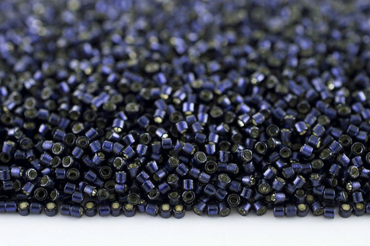 Бисер японский MIYUKI Delica цилиндр 11/0 DB-2192 синий, внутреннее серебрение, Duracoat, 5 грамм