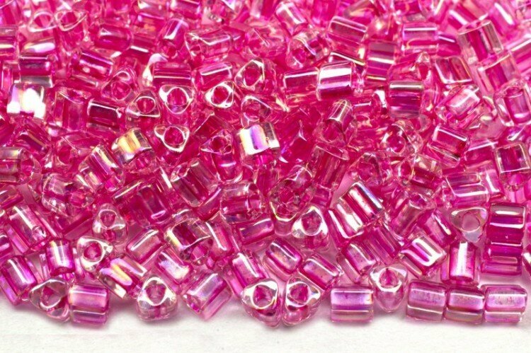 Бисер японский TOHO Triangle треугольный 11/0 #0785 хрусталь/ярко-розовый радужный, окрашенный изнутри, 5 грамм