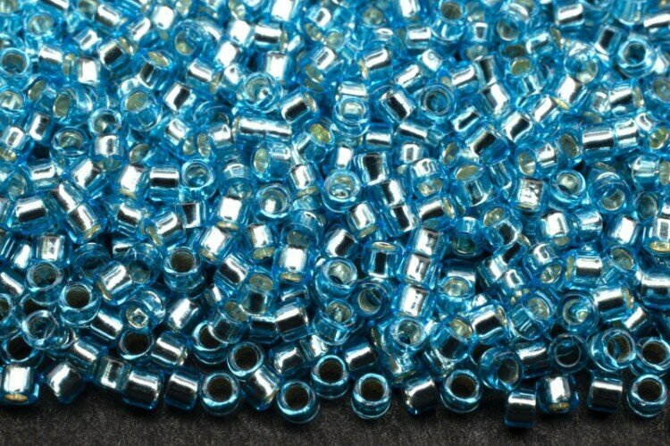 Бисер японский TOHO Treasure цилиндрический 11/0 #0023 аквамарин, серебряная линия внутри, 5 грамм