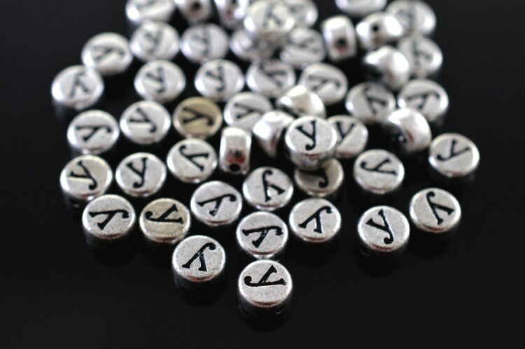 Бусина с русской буквой У 7х4мм, отверстие 1мм, цвет серебро/черный, 540-159, 2шт