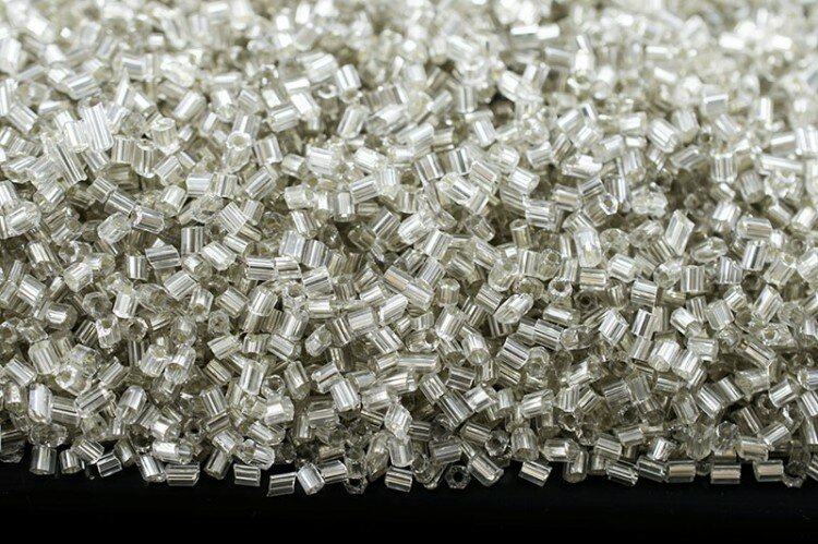Бисер китайский рубка размер 11/0, цвет 0021 прозрачный, серебряная линия внутри, 450г