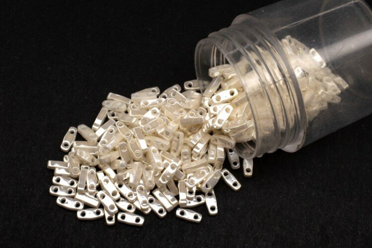 Бисер японский MIYUKI Quarter TILA #0592 слоновая кость, цейлон, 5 грамм