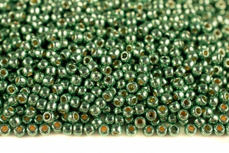 Бисер японский TOHO круглый 8/0 #PF0589 зеленый нефрит, Permanent Finish гальванизированный, 10 грамм
