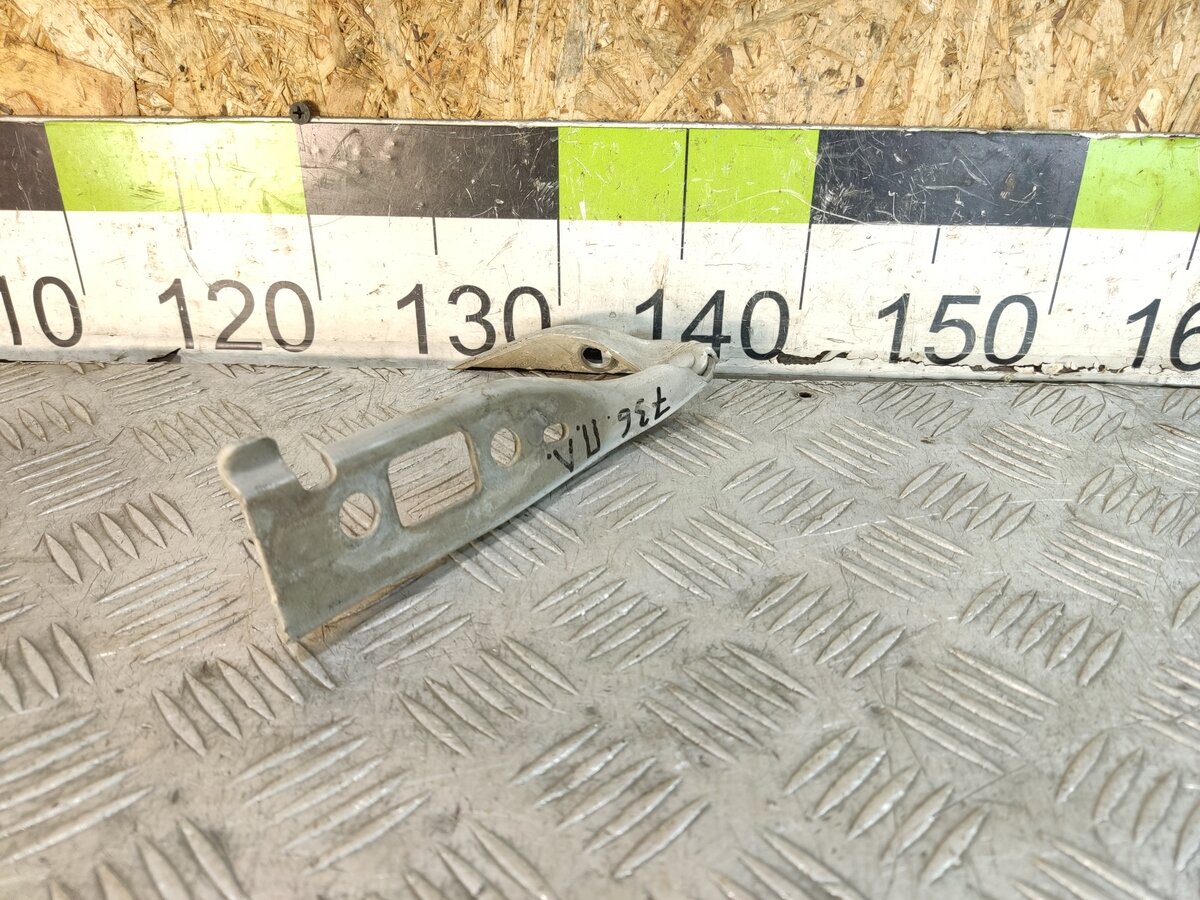 Петля капота левая FORD Fiesta 2001-2008 2S6116801