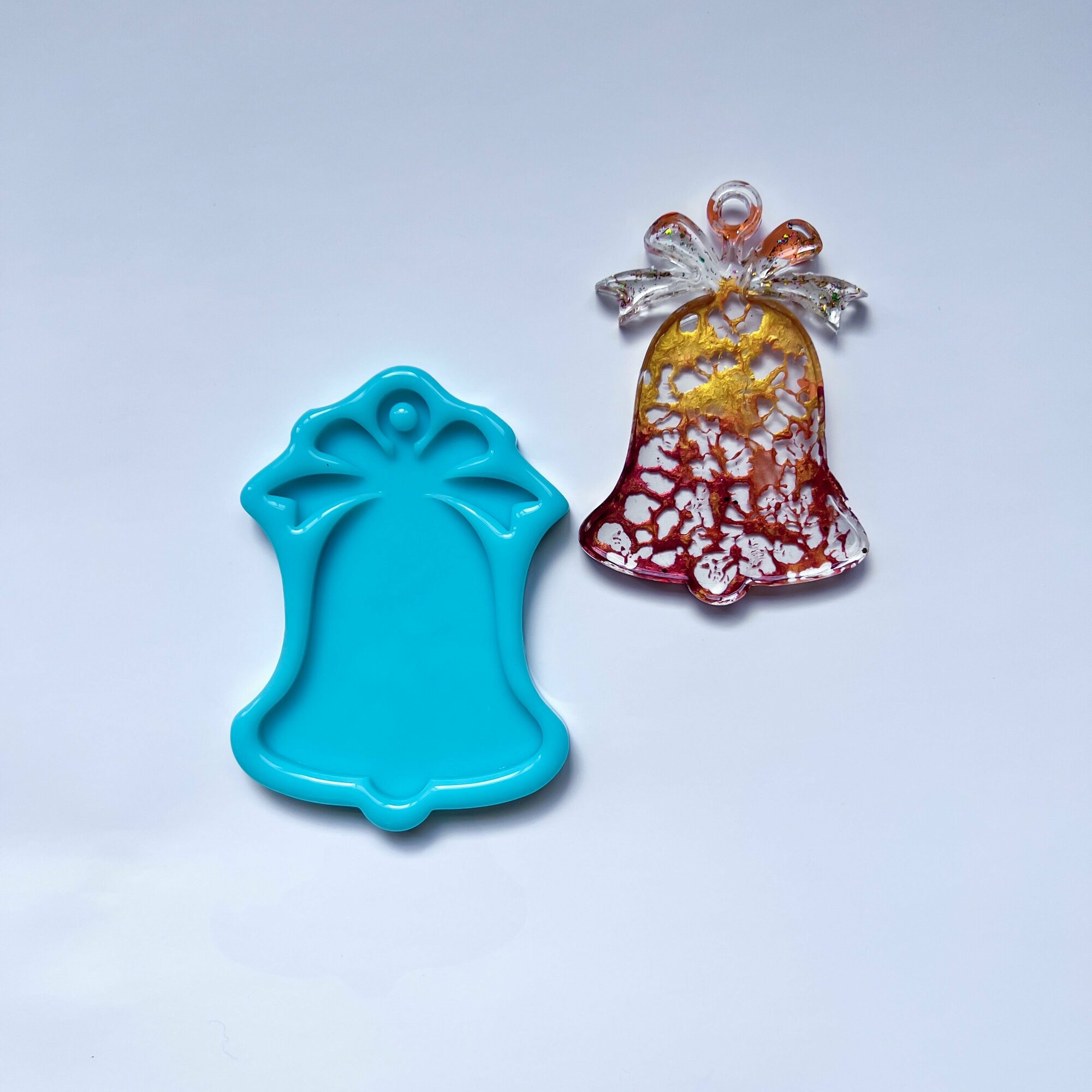 Силиконовый молд для эпоксидной смолы новогодняя игрушка "Колокольчик"