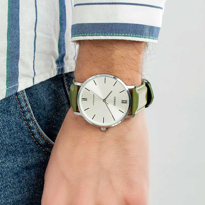 Наручные часы CASIO Collection, серебряный — фото 1
