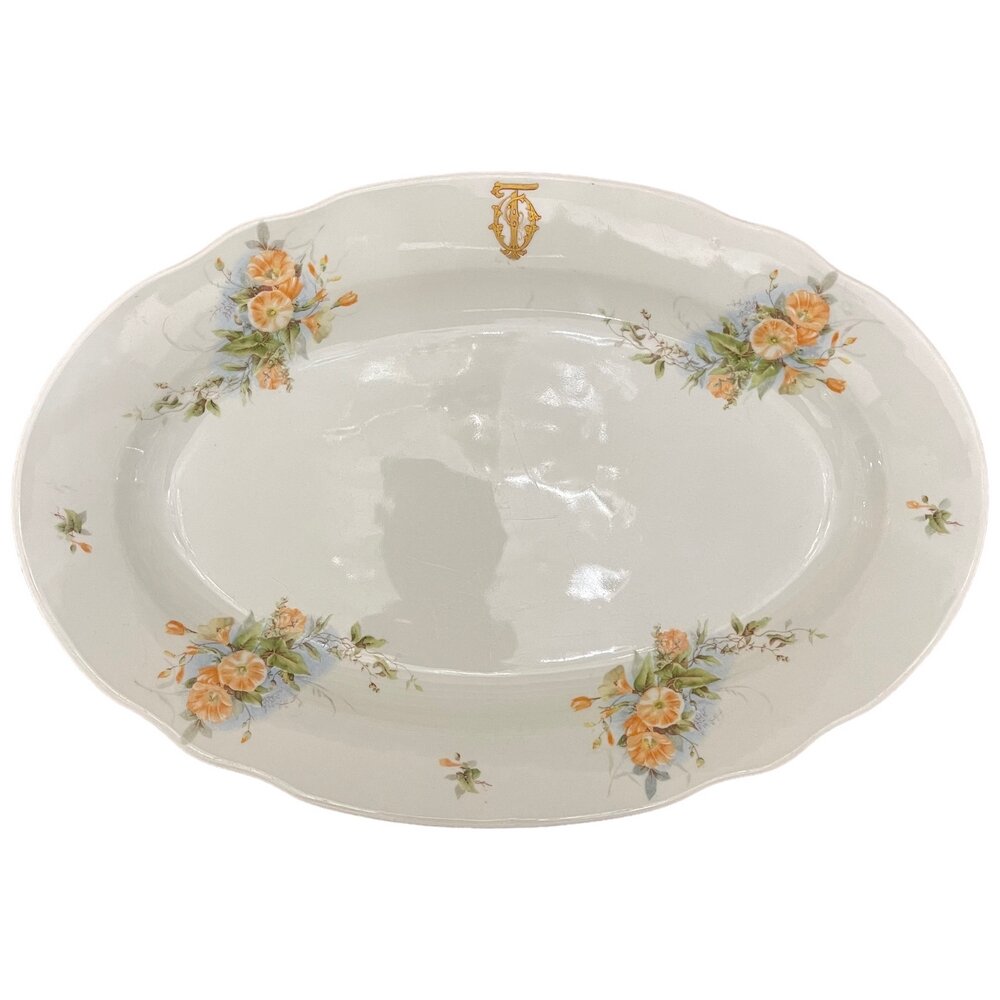 Блюдо сервировочное "Нежность" с монограммой, 42 см, 1900-1917 гг, Кузнецов, Российская Империя