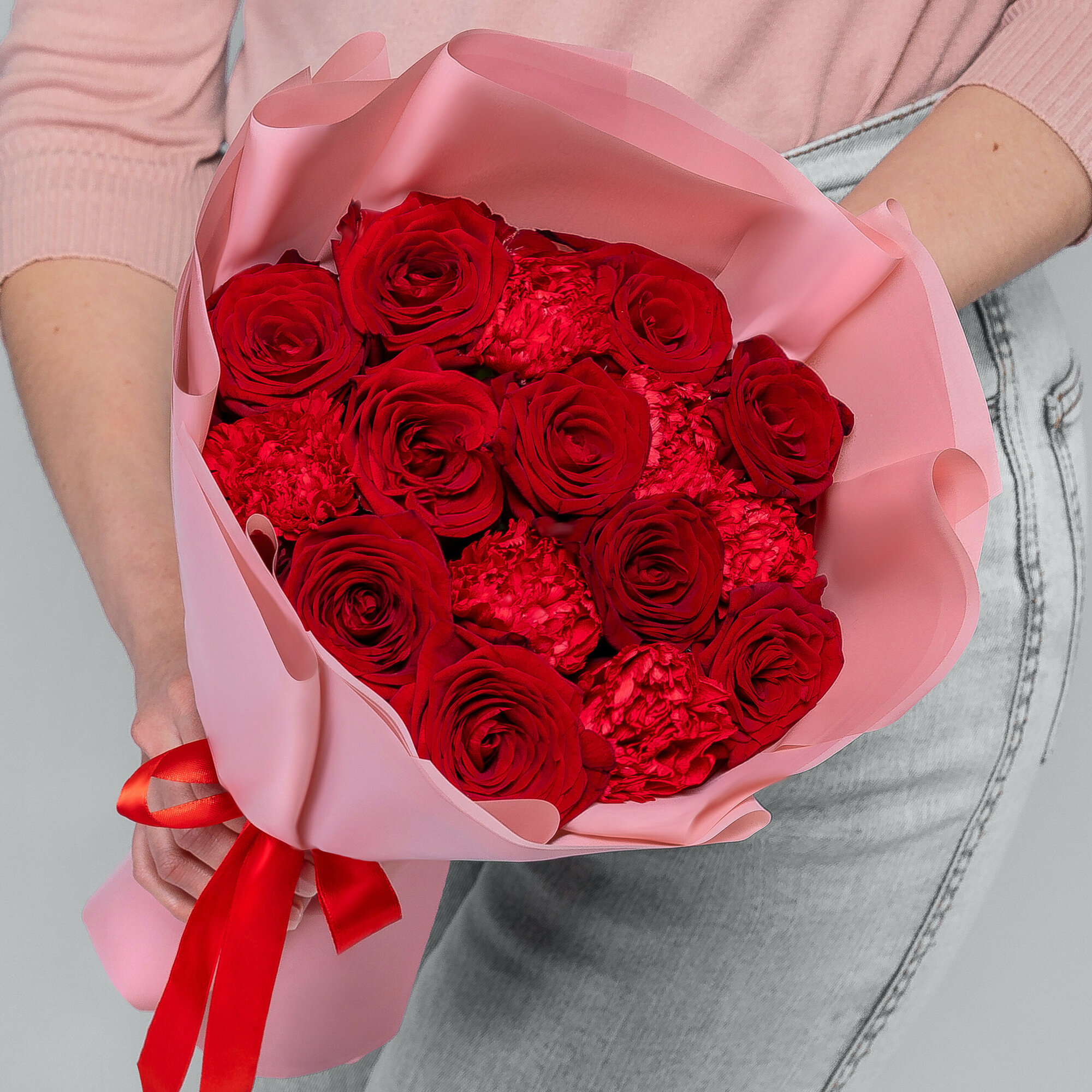 Дуо-букет Мегацвет24 "Красная Роза и Гвоздика", красный, дизайнерская упаковка