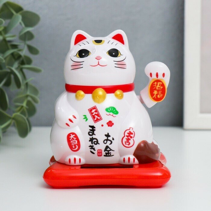 Маятник пластик от солн. батареи 'Кот манэки-нэко, ошейник с бубенцами' белый 9,5х10х9,5 см 735357