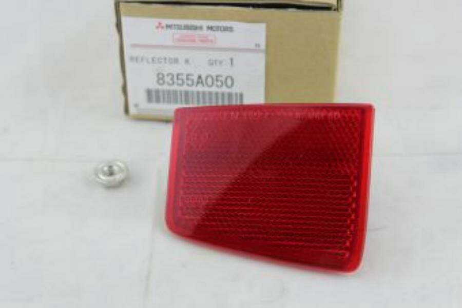 MITSUBISHI 8355A050 отражатель заднего фонаря